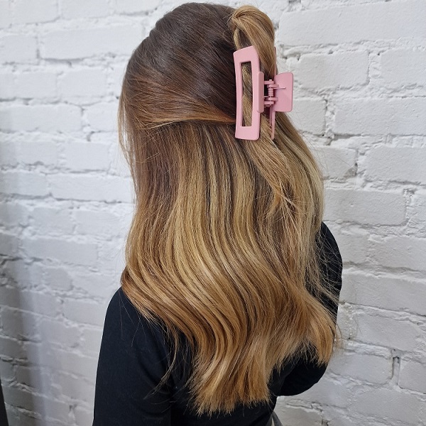 Frisuren mit Haarspangen – entdecke 7 spannende Looks